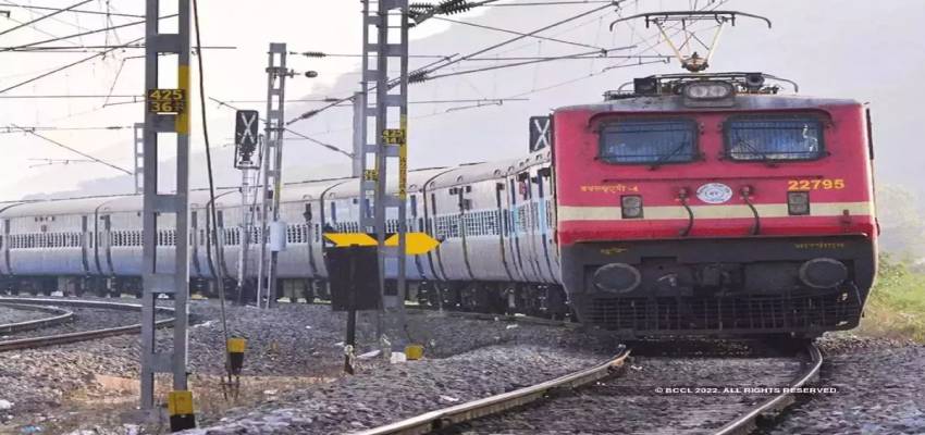 ट्रेन में सफर करना अब और भी होगा आसान, रेलवे ने लॉन्च किया नया सुपरऐप